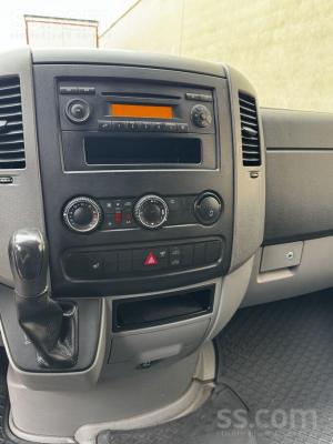 White Mercedes-Benz Sprinter 2013 in Riga, with an engine capacity of 2.20 L and mileage of 210 thousand km for 15500 €, photo 9 on AUTOMOTO.COM.LV