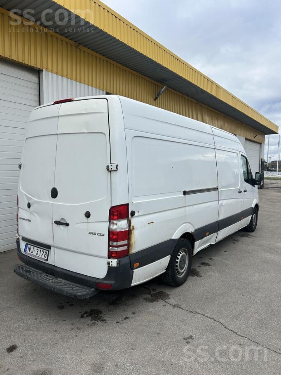 White Mercedes-Benz Sprinter 2014 in Riga, with an engine capacity of 2.20 L and mileage of 470 thousand km for 6900 €, photo 5 on AUTOMOTO.COM.LV