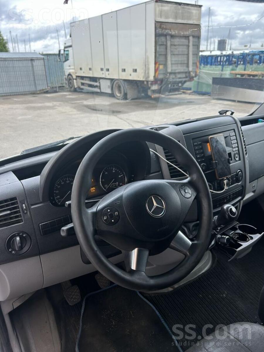 White Mercedes-Benz Sprinter 2014 in Riga, with an engine capacity of 2.20 L and mileage of 470 thousand km for 6900 €, photo 8 on AUTOMOTO.COM.LV