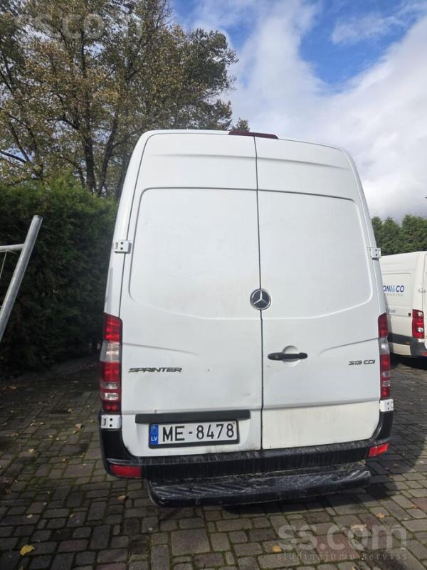 White Mercedes-Benz Sprinter 2014 in Riga, with an engine capacity of 2.10 L and mileage of 270 thousand km for 10000 €, photo 8 on AUTOMOTO.COM.LV
