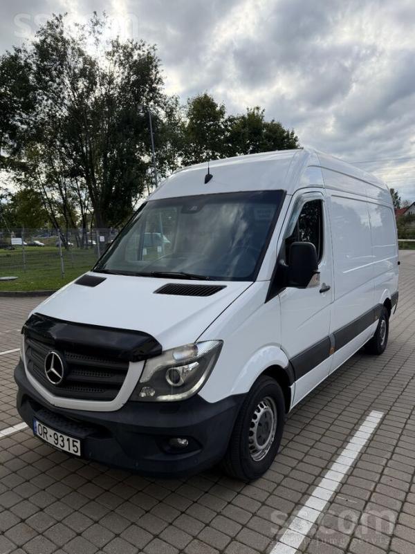 White Mercedes-Benz Sprinter 2015 in Riga, with an engine capacity of 2.10 L and mileage of 291 thousand km for 18500 €, photo 1 on AUTOMOTO.COM.LV