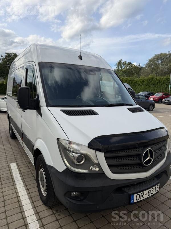 White Mercedes-Benz Sprinter 2015 in Riga, with an engine capacity of 2.10 L and mileage of 291 thousand km for 18500 €, photo 3 on AUTOMOTO.COM.LV