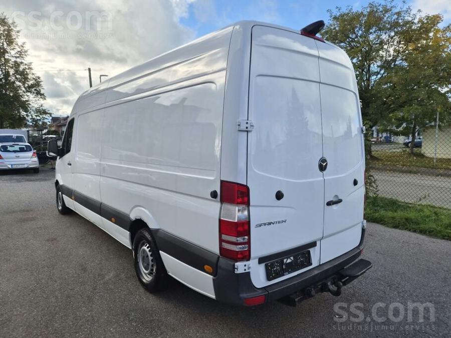 White Mercedes-Benz Sprinter 2015 in Riga, with an engine capacity of 2.20 L and mileage of 240 thousand km for 13950 €, photo 5 on AUTOMOTO.COM.LV