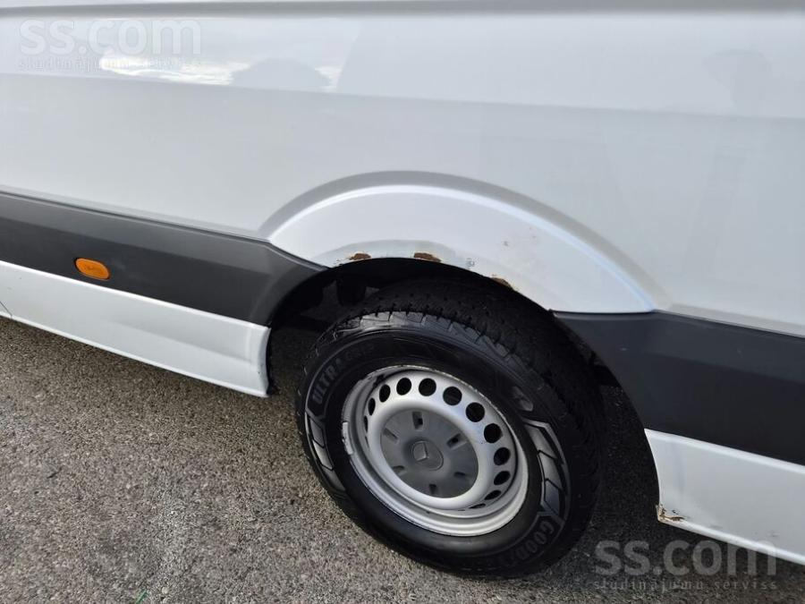 White Mercedes-Benz Sprinter 2015 in Riga, with an engine capacity of 2.20 L and mileage of 240 thousand km for 13950 €, photo 12 on AUTOMOTO.COM.LV