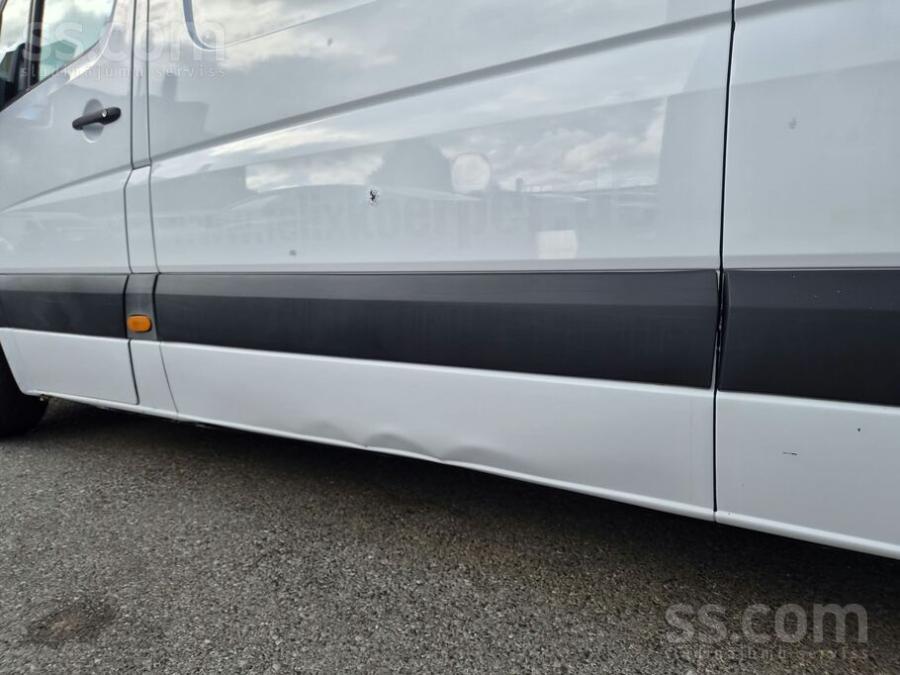 White Mercedes-Benz Sprinter 2015 in Riga, with an engine capacity of 2.20 L and mileage of 240 thousand km for 13950 €, photo 13 on AUTOMOTO.COM.LV
