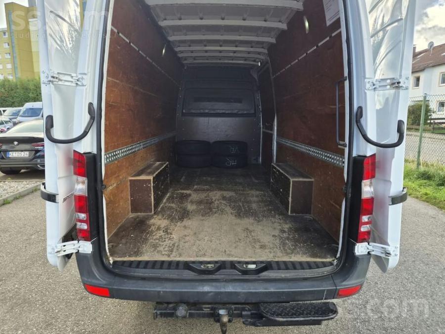 White Mercedes-Benz Sprinter 2015 in Riga, with an engine capacity of 2.20 L and mileage of 240 thousand km for 13950 €, photo 17 on AUTOMOTO.COM.LV