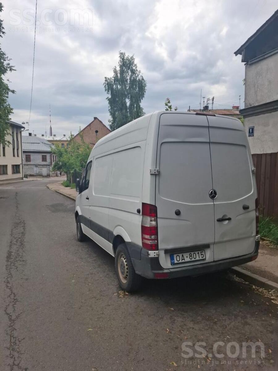 White Mercedes-Benz Sprinter 2016 in Riga, with an engine capacity of 2.20 L and mileage of 205 thousand km for 7490 €, photo 3 on AUTOMOTO.COM.LV