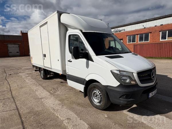 White Mercedes-Benz Sprinter 2016 in Riga, with an engine capacity of 2.20 L and mileage of 382 thousand km for 11000 €, photo 4 on AUTOMOTO.COM.LV