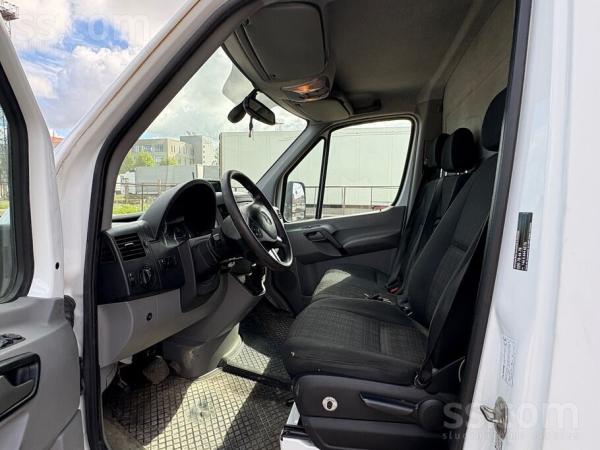 White Mercedes-Benz Sprinter 2016 in Riga, with an engine capacity of 2.20 L and mileage of 382 thousand km for 11000 €, photo 9 on AUTOMOTO.COM.LV