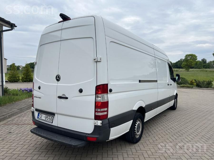 White Mercedes-Benz Sprinter 2016 in Rezekne, with an engine capacity of 2.20 L and mileage of 212 thousand km for 18500 €, photo 9 on AUTOMOTO.COM.LV