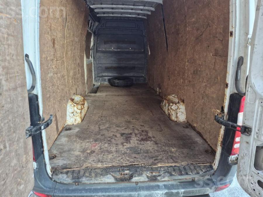White Mercedes-Benz Sprinter 2016 in Riga, with an engine capacity of 2.10 L and mileage of 410 thousand km for 5900 €, photo 6 on AUTOMOTO.COM.LV