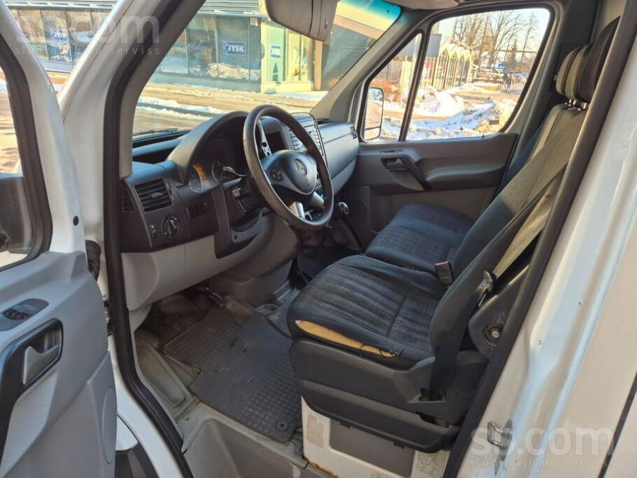White Mercedes-Benz Sprinter 2016 in Riga, with an engine capacity of 2.10 L and mileage of 410 thousand km for 5900 €, photo 8 on AUTOMOTO.COM.LV