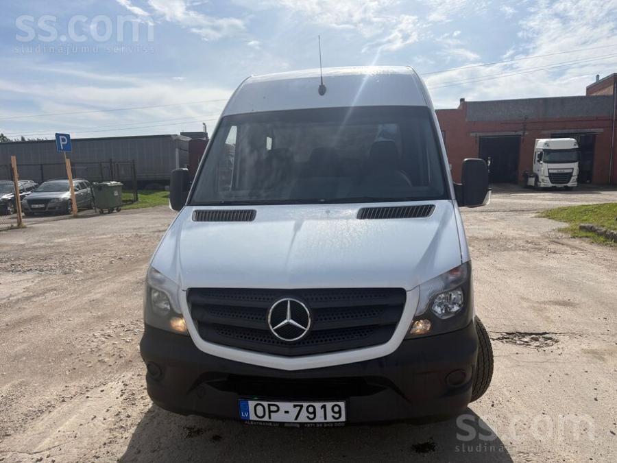 White Mercedes-Benz Sprinter 2016 in Riga, with an engine capacity of 2.20 L and mileage of 382 thousand km for 10000 €, photo 3 on AUTOMOTO.COM.LV