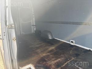 White Mercedes-Benz Sprinter 2016 in Riga, with an engine capacity of 2.20 L and mileage of 382 thousand km for 10000 €, photo 10 on AUTOMOTO.COM.LV