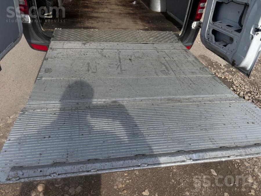 White Mercedes-Benz Sprinter 2016 in Riga, with an engine capacity of 2.20 L and mileage of 382 thousand km for 10000 €, photo 11 on AUTOMOTO.COM.LV