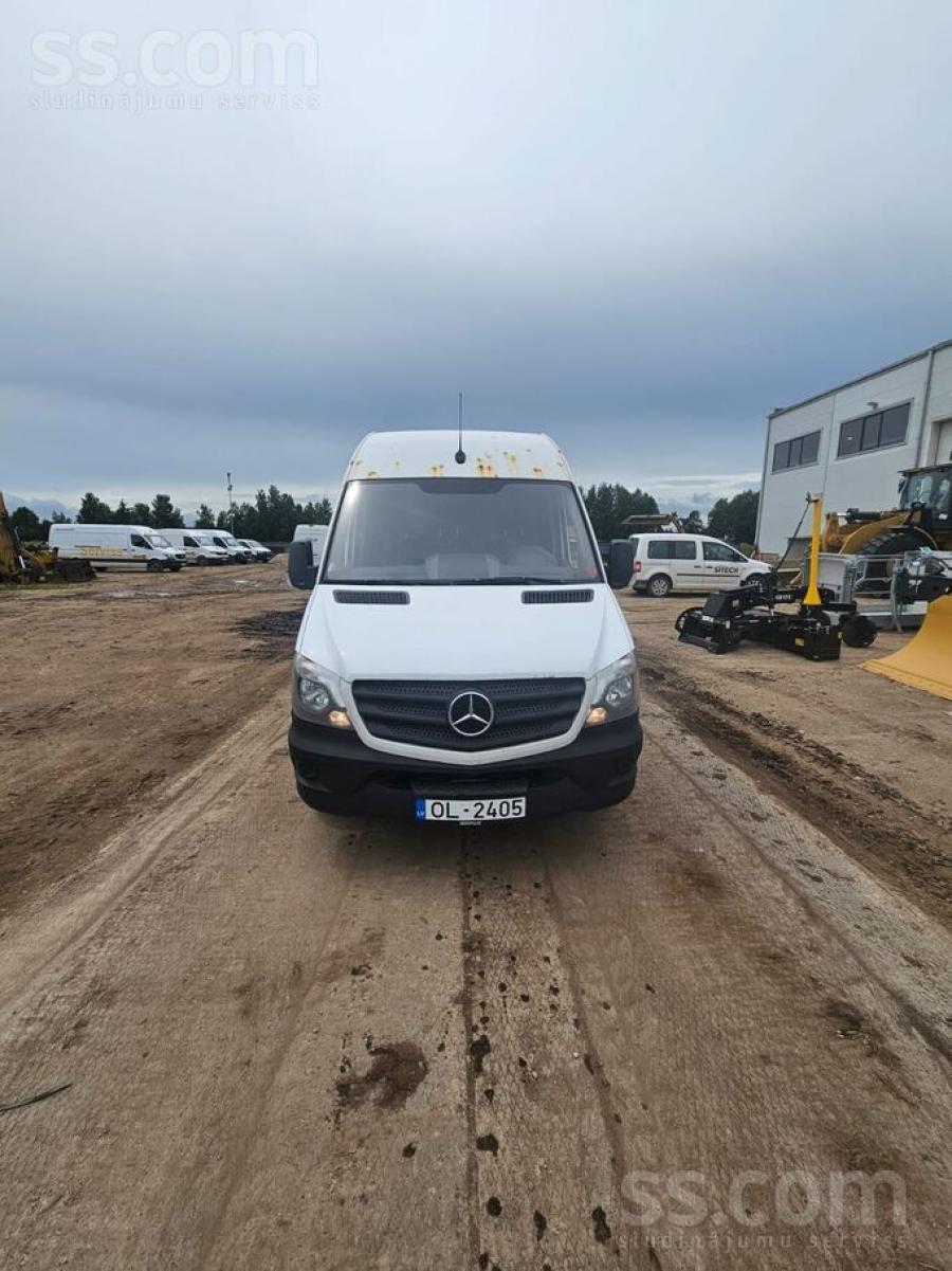 White Mercedes-Benz Sprinter 2017 in Riga, with an engine capacity of 2.20 L and mileage of 264 thousand km for 10000 €, photo 1 on AUTOMOTO.COM.LV