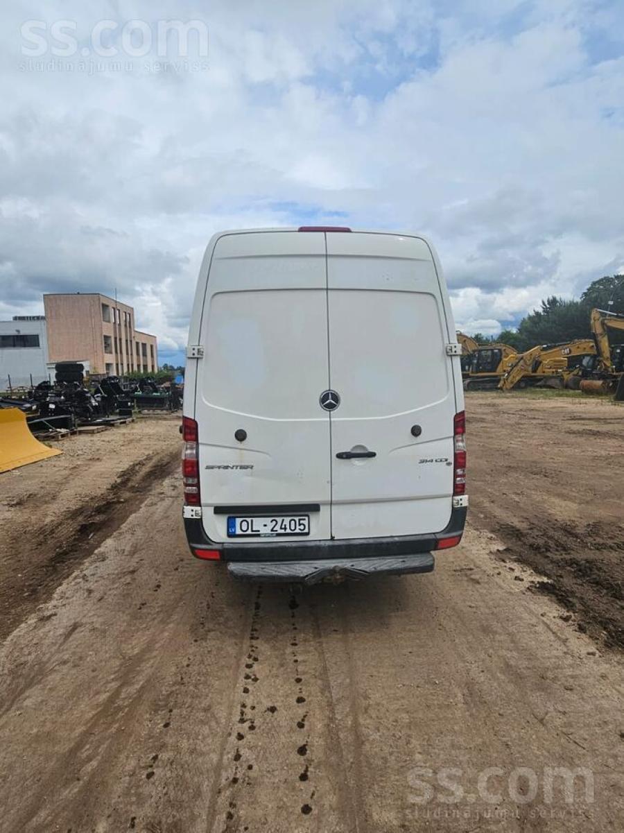 White Mercedes-Benz Sprinter 2017 in Riga, with an engine capacity of 2.20 L and mileage of 264 thousand km for 10000 €, photo 6 on AUTOMOTO.COM.LV