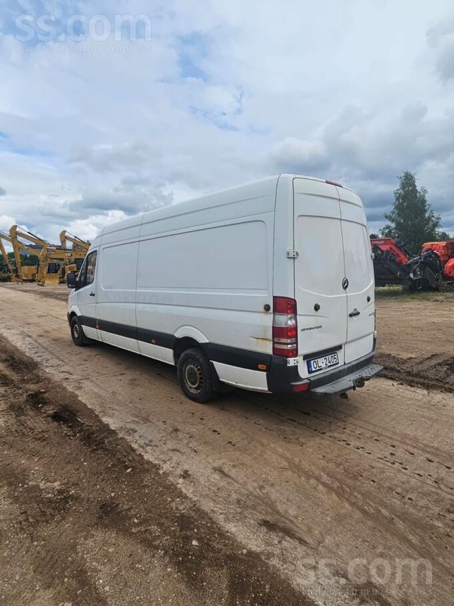 White Mercedes-Benz Sprinter 2017 in Riga, with an engine capacity of 2.20 L and mileage of 264 thousand km for 10000 €, photo 7 on AUTOMOTO.COM.LV