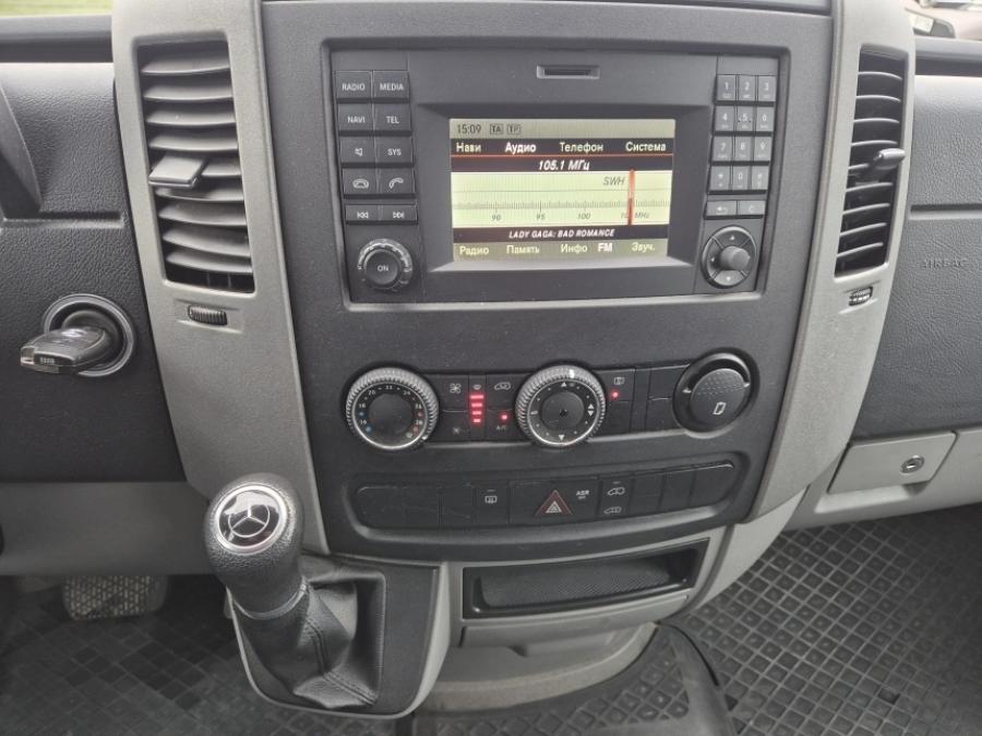 Balts Mercedes-Benz Sprinter 2017 Rīga, ar dzinēja tilpumu 2.10 L un nobraukumu 171 tūkst. km par 14000 €, foto 14 vietnē AUTOMOTO.COM.LV