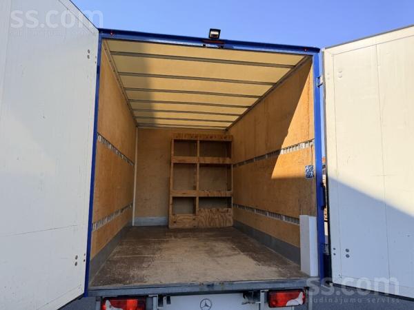 White Mercedes-Benz Sprinter 2017 in Riga, with an engine capacity of 2.20 L and mileage of 277 thousand km for 14900 €, photo 5 on AUTOMOTO.COM.LV
