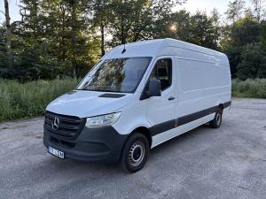 White Mercedes-Benz Sprinter 2018 in Parnu, with an engine capacity of 2.10 L and mileage of 442 thousand km for 14000 €, photo  on AUTOMOTO.COM.LV