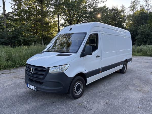 White Mercedes-Benz Sprinter 2018 in Parnu, with an engine capacity of 2.10 L and mileage of 442 thousand km for 14000 €, photo 7 on AUTOMOTO.COM.LV