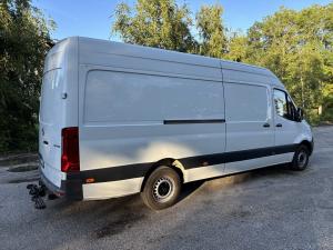 White Mercedes-Benz Sprinter 2018 in Parnu, with an engine capacity of 2.10 L and mileage of 442 thousand km for 14000 €, photo 10 on AUTOMOTO.COM.LV