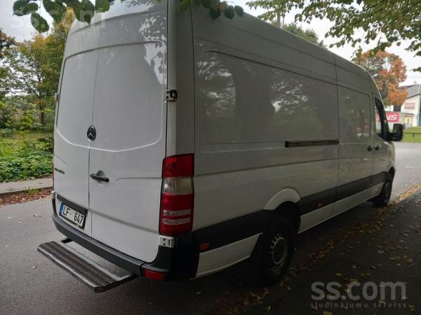 White Mercedes-Benz Sprinter 2018 in Riga, with an engine capacity of 2.20 L and mileage of 296 thousand km for 9550 €, photo 3 on AUTOMOTO.COM.LV