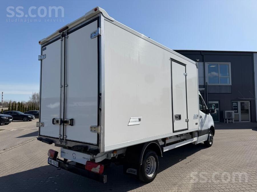 White Mercedes-Benz Sprinter 2019 in Riga, with an engine capacity of 2.10 L and mileage of 150 thousand km for 27500 €, photo 5 on AUTOMOTO.COM.LV