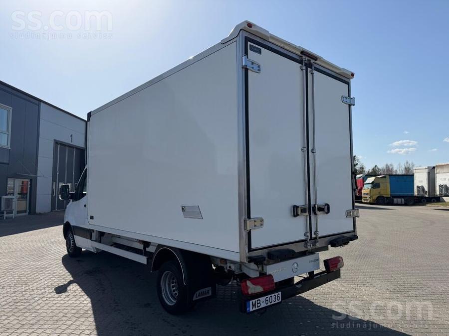 White Mercedes-Benz Sprinter 2019 in Riga, with an engine capacity of 2.10 L and mileage of 150 thousand km for 27500 €, photo 7 on AUTOMOTO.COM.LV