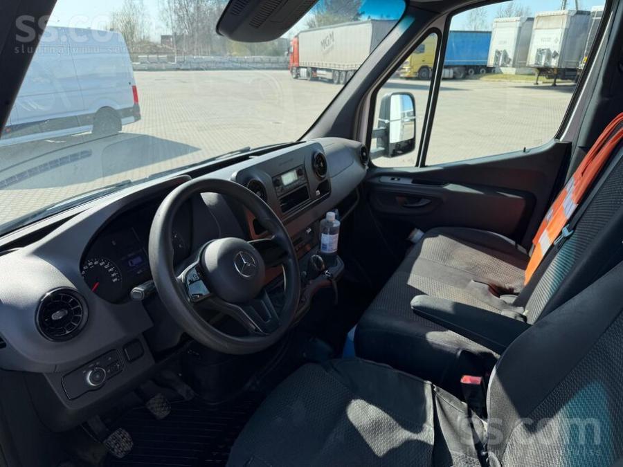 White Mercedes-Benz Sprinter 2019 in Riga, with an engine capacity of 2.10 L and mileage of 150 thousand km for 27500 €, photo 10 on AUTOMOTO.COM.LV