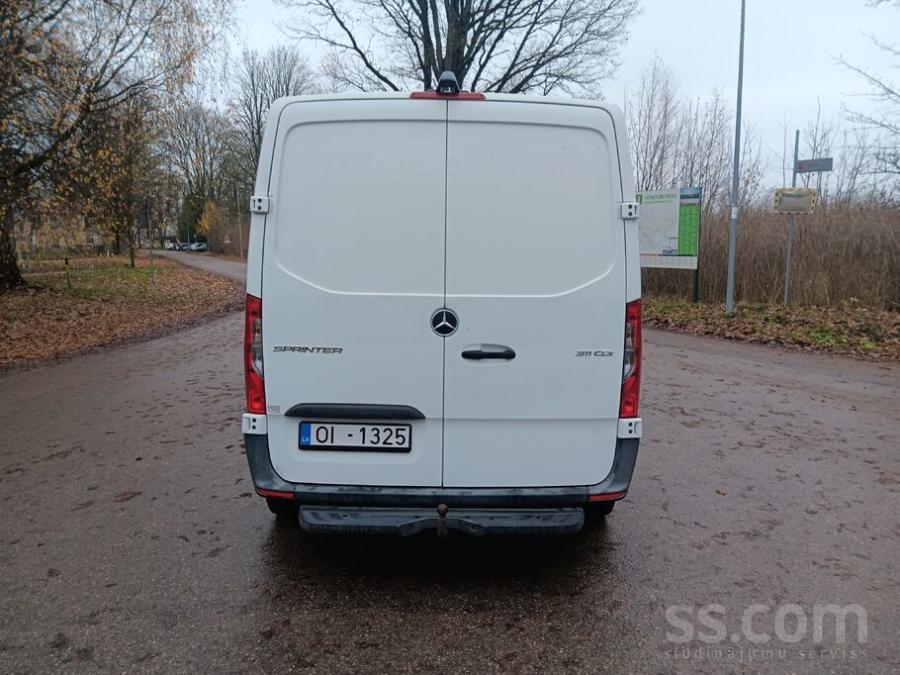 Balts Mercedes-Benz Sprinter 2019 Ogre, ar dzinēja tilpumu 2.10 L un nobraukumu 242 tūkst. km par 23000 €, foto 5 vietnē AUTOMOTO.COM.LV