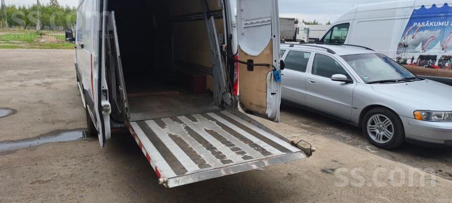 White Mercedes-Benz Sprinter 2020 in Daugavpils, with an engine capacity of 2.10 L and mileage of 283 thousand km for 16760 €, photo 12 on AUTOMOTO.COM.LV