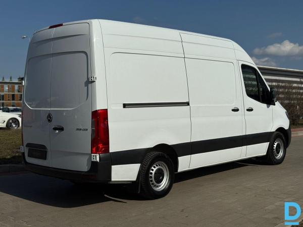 White Mercedes-Benz Sprinter 2021 in Marupe, with an engine capacity of 2.20 L and mileage of 234 thousand km for 17990 €, photo 2 on AUTOMOTO.COM.LV