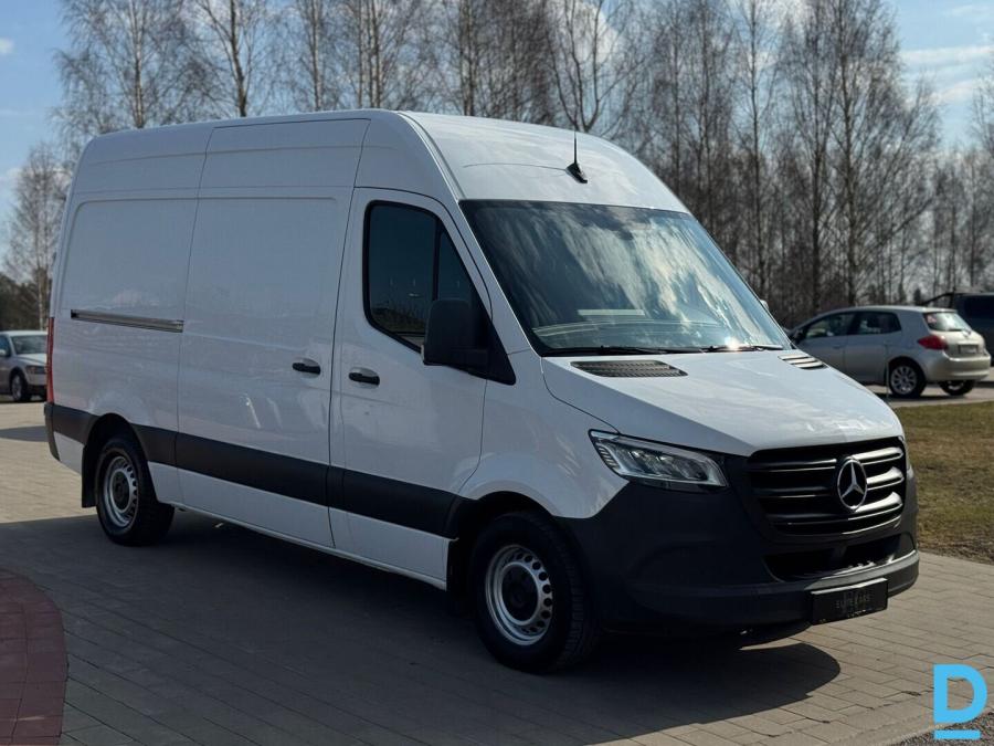 White Mercedes-Benz Sprinter 2021 in Marupe, with an engine capacity of 2.20 L and mileage of 234 thousand km for 17990 €, photo 4 on AUTOMOTO.COM.LV