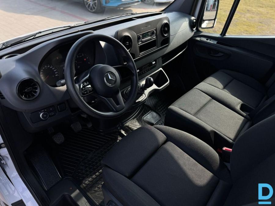 White Mercedes-Benz Sprinter 2021 in Marupe, with an engine capacity of 2.20 L and mileage of 234 thousand km for 17990 €, photo 5 on AUTOMOTO.COM.LV
