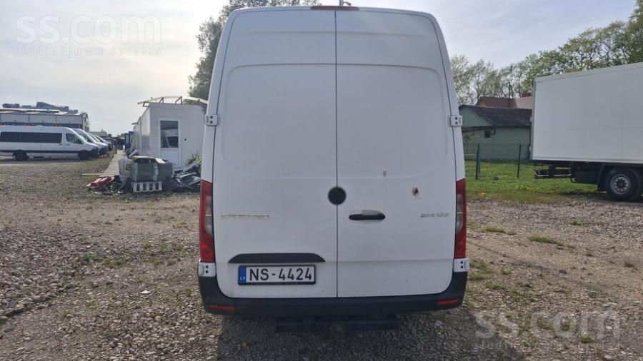 White Mercedes-Benz Sprinter 2021 in Riga, with an engine capacity of 2.20 L and mileage of 870 thousand km for 6000 €, photo 3 on AUTOMOTO.COM.LV
