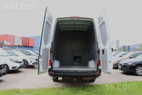 White Mercedes-Benz Sprinter 2021 in Riga, with an engine capacity of 2.20 L and mileage of 145 thousand km for 21500 €, photo 5 on AUTOMOTO.COM.LV