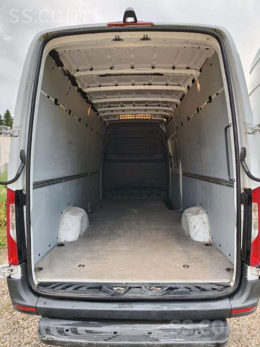 White Mercedes-Benz Sprinter 2022 in Riga, with an engine capacity of 2.00 L and mileage of 158 thousand km for 23000 €, photo 12 on AUTOMOTO.COM.LV
