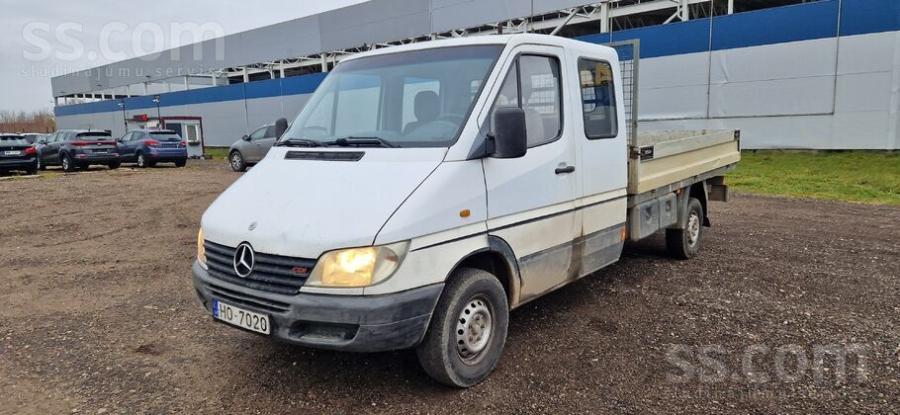 White Mercedes-Benz Sprinter 2000 in Daugavpils, with an engine capacity of 2.10 L and mileage of 506 thousand km for 21780 €, photo 1 on AUTOMOTO.COM.LV