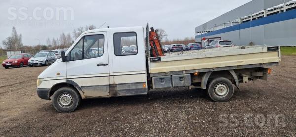 White Mercedes-Benz Sprinter 2000 in Daugavpils, with an engine capacity of 2.10 L and mileage of 506 thousand km for 21780 €, photo 2 on AUTOMOTO.COM.LV