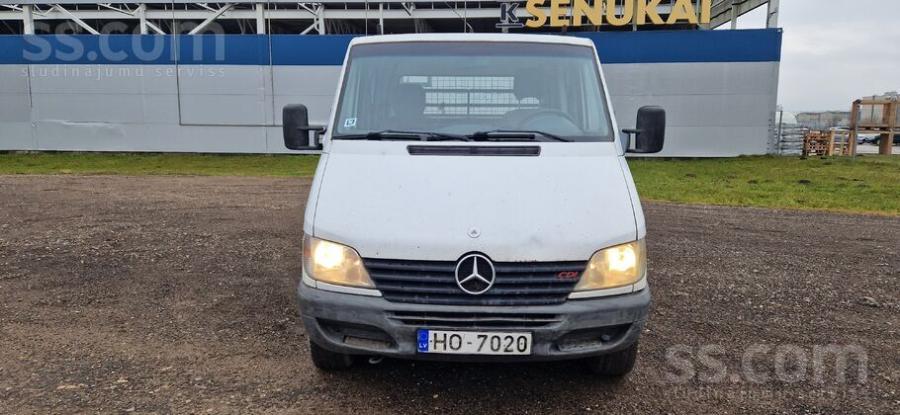 White Mercedes-Benz Sprinter 2000 in Daugavpils, with an engine capacity of 2.10 L and mileage of 506 thousand km for 21780 €, photo 7 on AUTOMOTO.COM.LV