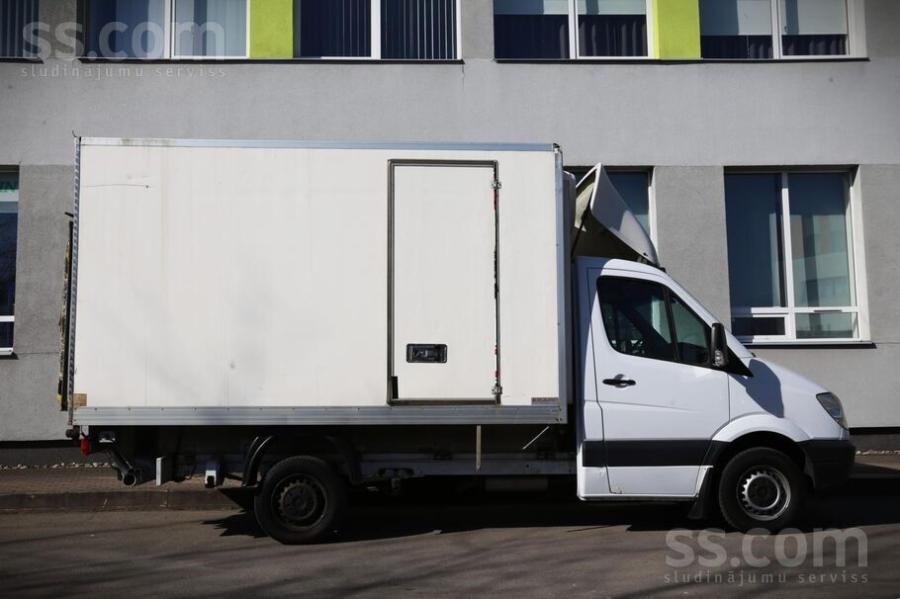 White Mercedes-Benz Sprinter 2008 in Riga, with an engine capacity of 2.20 L and mileage of 242 thousand km for 7995 €, photo 4 on AUTOMOTO.COM.LV