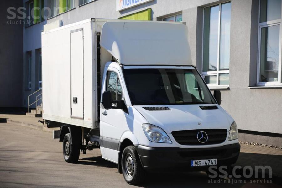 White Mercedes-Benz Sprinter 2008 in Riga, with an engine capacity of 2.20 L and mileage of 242 thousand km for 7995 €, photo 5 on AUTOMOTO.COM.LV