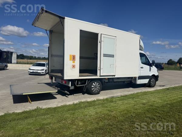 White Mercedes-Benz Sprinter 2016 in Jekabpils, with an engine capacity of 2.20 L and mileage of 273 thousand km for 18150 €, photo 9 on AUTOMOTO.COM.LV