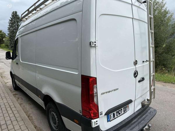 White Mercedes-Benz Sprinter 2020 in Taurage, with an engine capacity of 2.14 L and mileage of 292 thousand km for 12500 €, photo 4 on AUTOMOTO.COM.LV