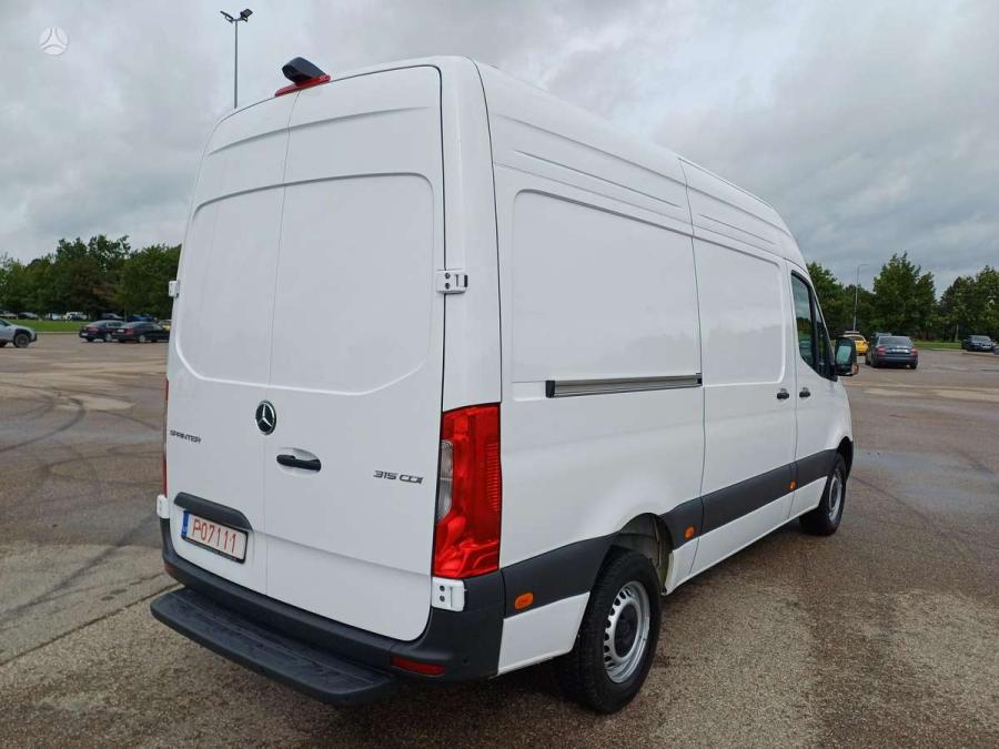 Balts Mercedes-Benz Sprinter 2025 Kauņa, ar dzinēja tilpumu 1.95 L un nobraukumu 5 tūkst. km par 34990 €, foto 5 vietnē AUTOMOTO.COM.LV