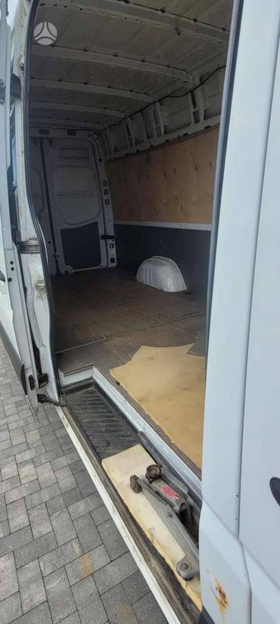 Balts Mercedes-Benz Sprinter 2015 Šauļi, ar dzinēja tilpumu 2.14 L un nobraukumu 558 tūkst. km par 6200 €, foto 3 vietnē AUTOMOTO.COM.LV