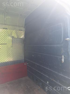 Balts Mercedes-Benz Sprinter 2001 Talsi, ar dzinēja tilpumu 2.20 L un nobraukumu 294 tūkst. km par 2550 €, foto 4 vietnē AUTOMOTO.COM.LV