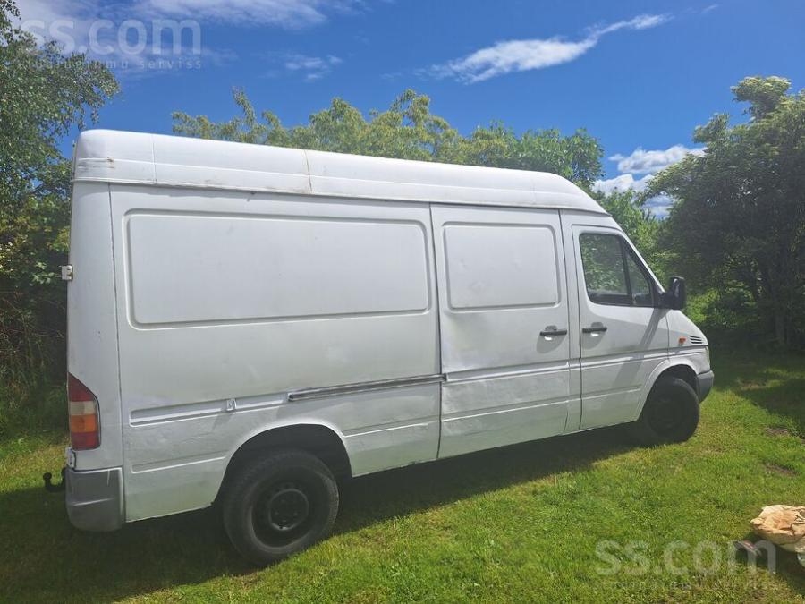 Balts Mercedes-Benz Sprinter 2001 Talsi, ar dzinēja tilpumu 2.20 L un nobraukumu 294 tūkst. km par 2550 €, foto 5 vietnē AUTOMOTO.COM.LV